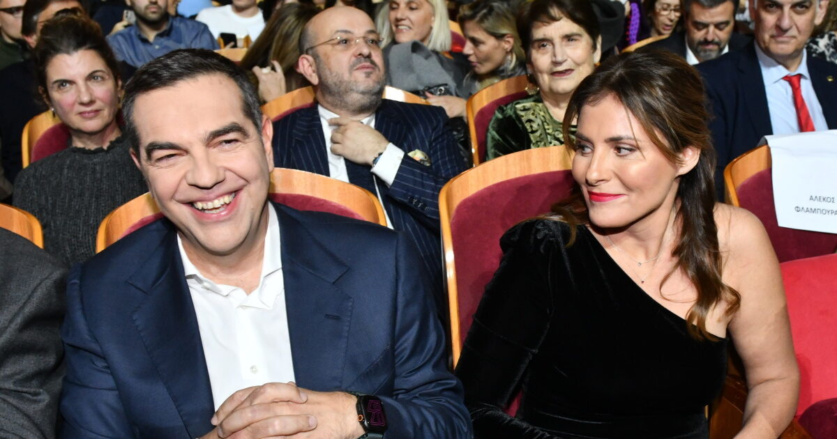 Αλέξης Τσίπρας: Με την Μπέττυ Μπαζιάνα στην παρουσίαση του βιβλίου του ...