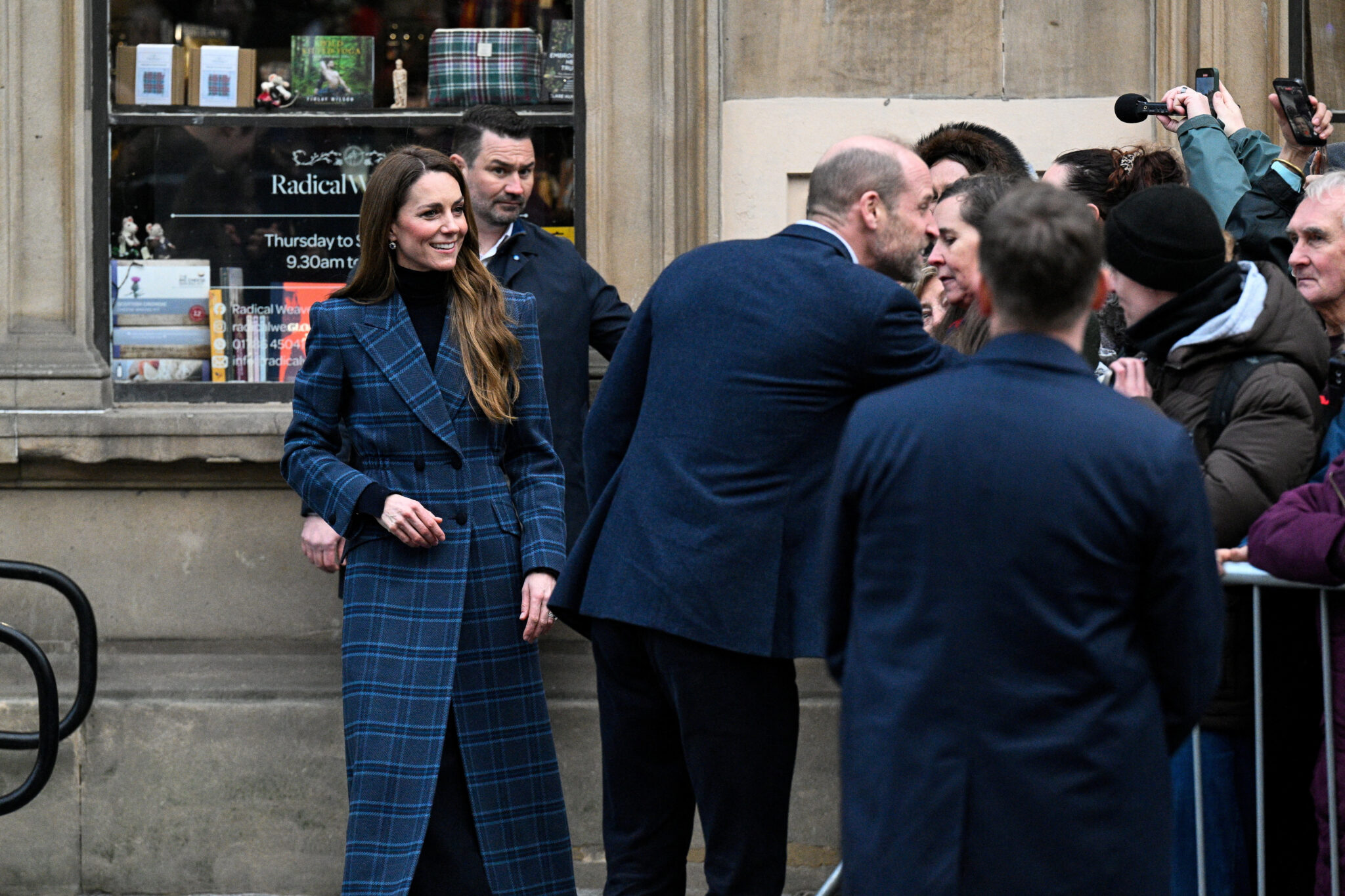 Kate Middleton: Επιμένει στην απλότητα των συνδυασμών και βγαίνει πάντα ...