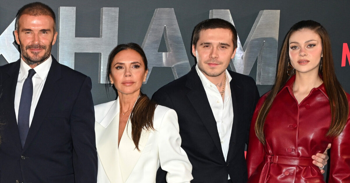 Victoria Beckham: Εμφανίστηκε με τις Spice Girls μετά το σκάνδαλο με ...