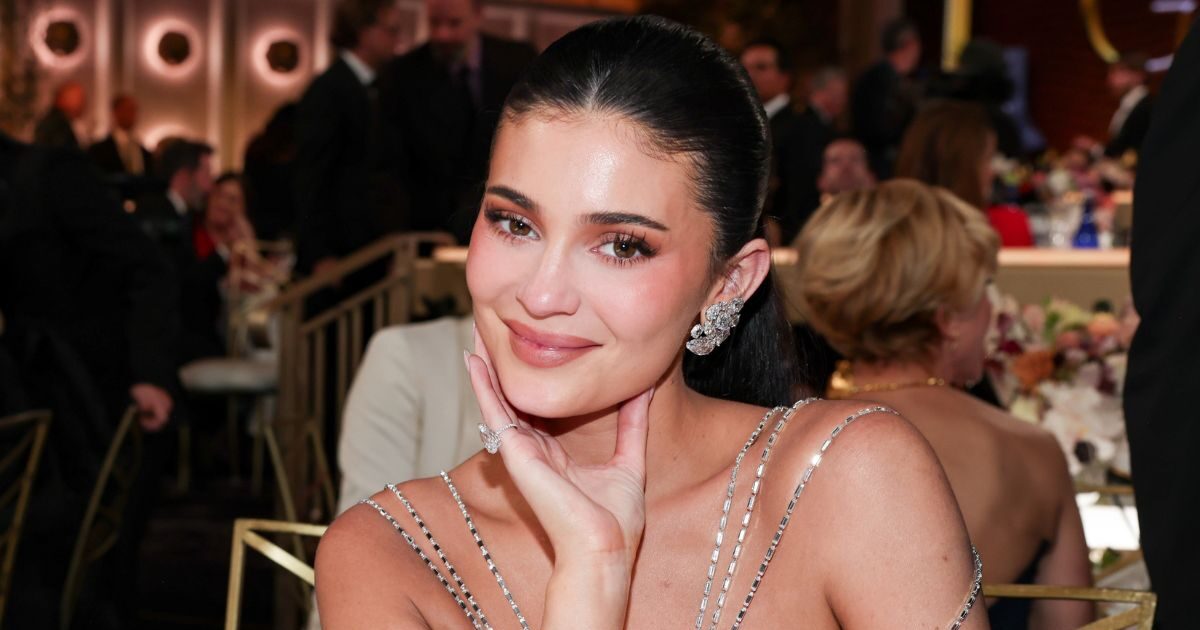 H Kylie Jenner επεκτείνει τη beauty συλλογή της με ένα νέο απολαυστικό ...