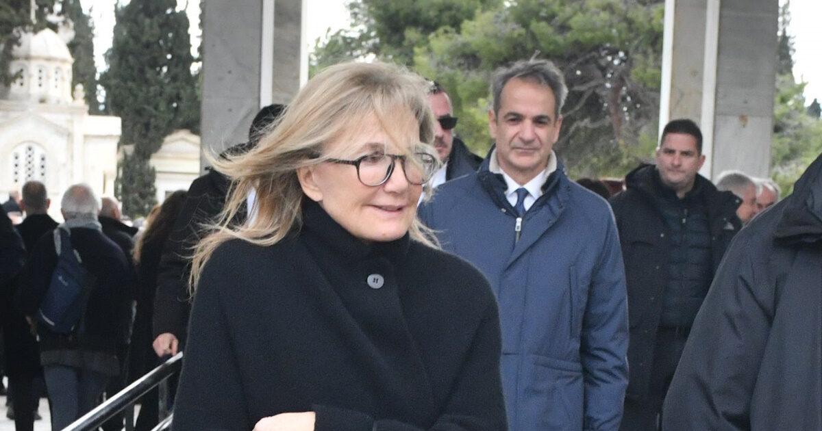 Κυριάκος Μητσοτάκης και Μαρέβα Γκραμπόφσκι στην κηδεία του Νίκου ...