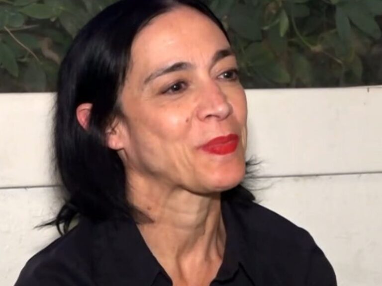 Στράτος Τζώρτζογλου: «Έχει τύχει να έρθουν στο θέατρο για να με δουν να ...